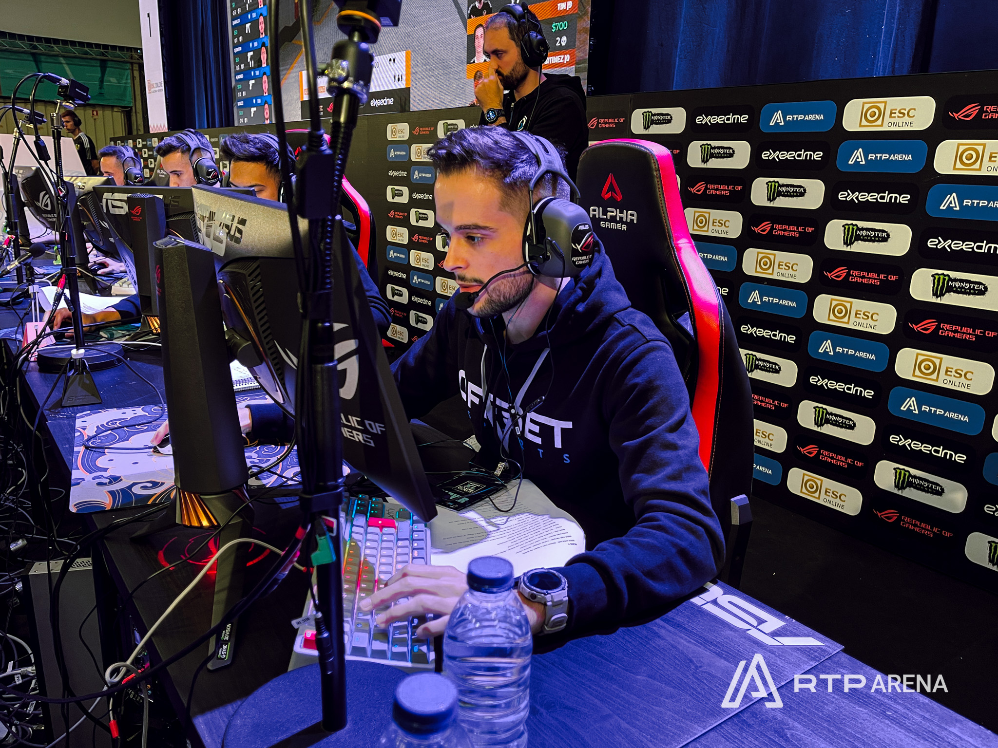 OFFSET garante 1º lugar do grupo na FiReLEAGUE 2021