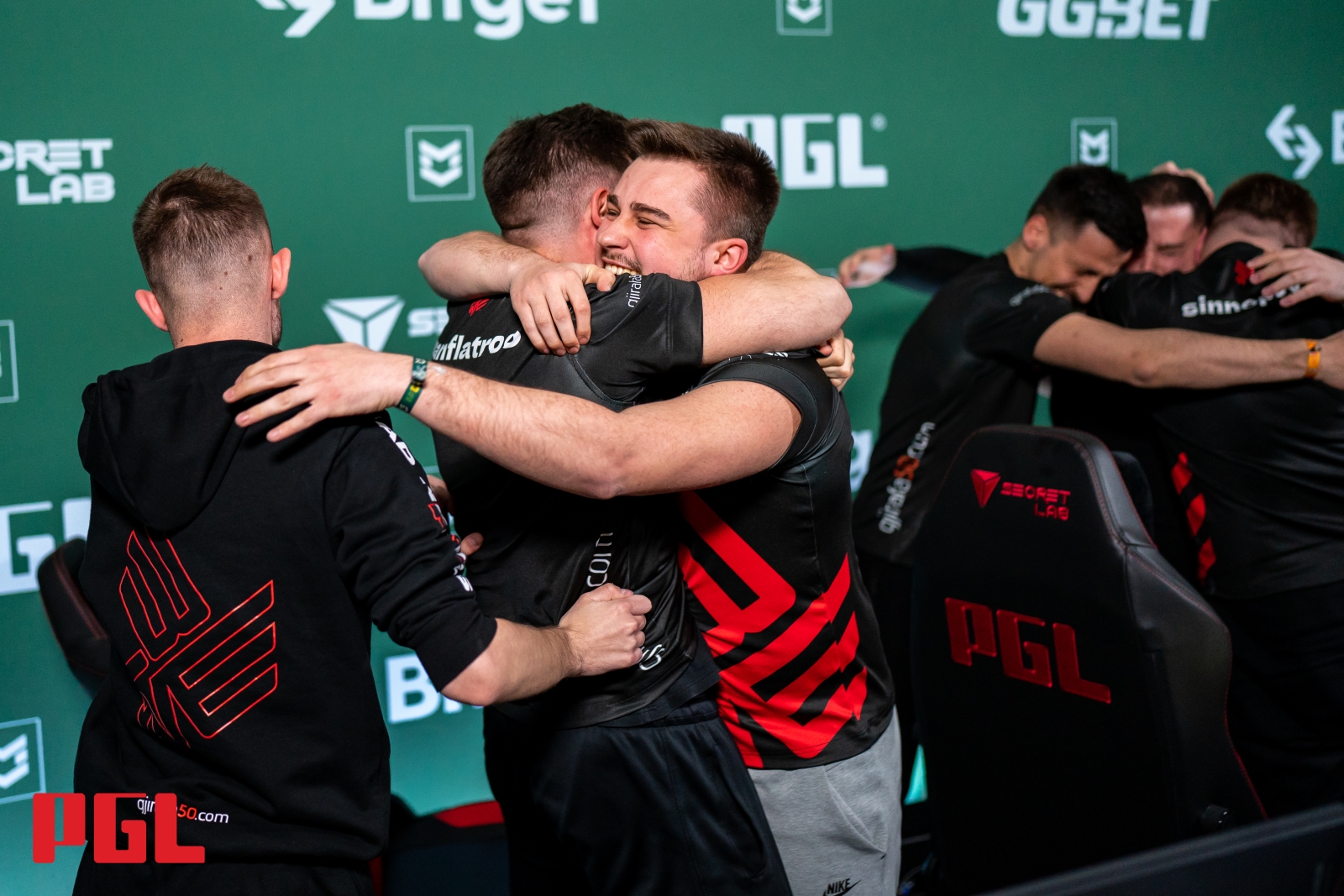 Os jogos inaugurais da Legend Stage no PGL Major Antwerp