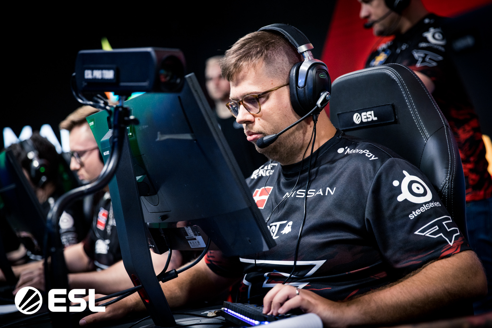 FaZe sobrevive a susto nos playoffs da ESL Pro League
