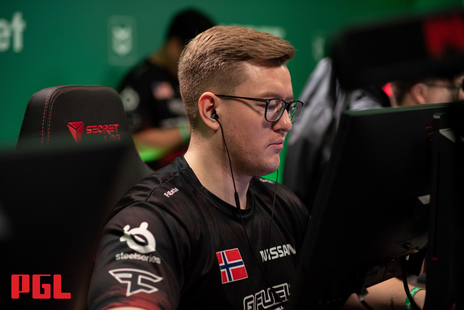 rain em dúvida atira skullz para a comitiva da FaZe no IEM Dallas