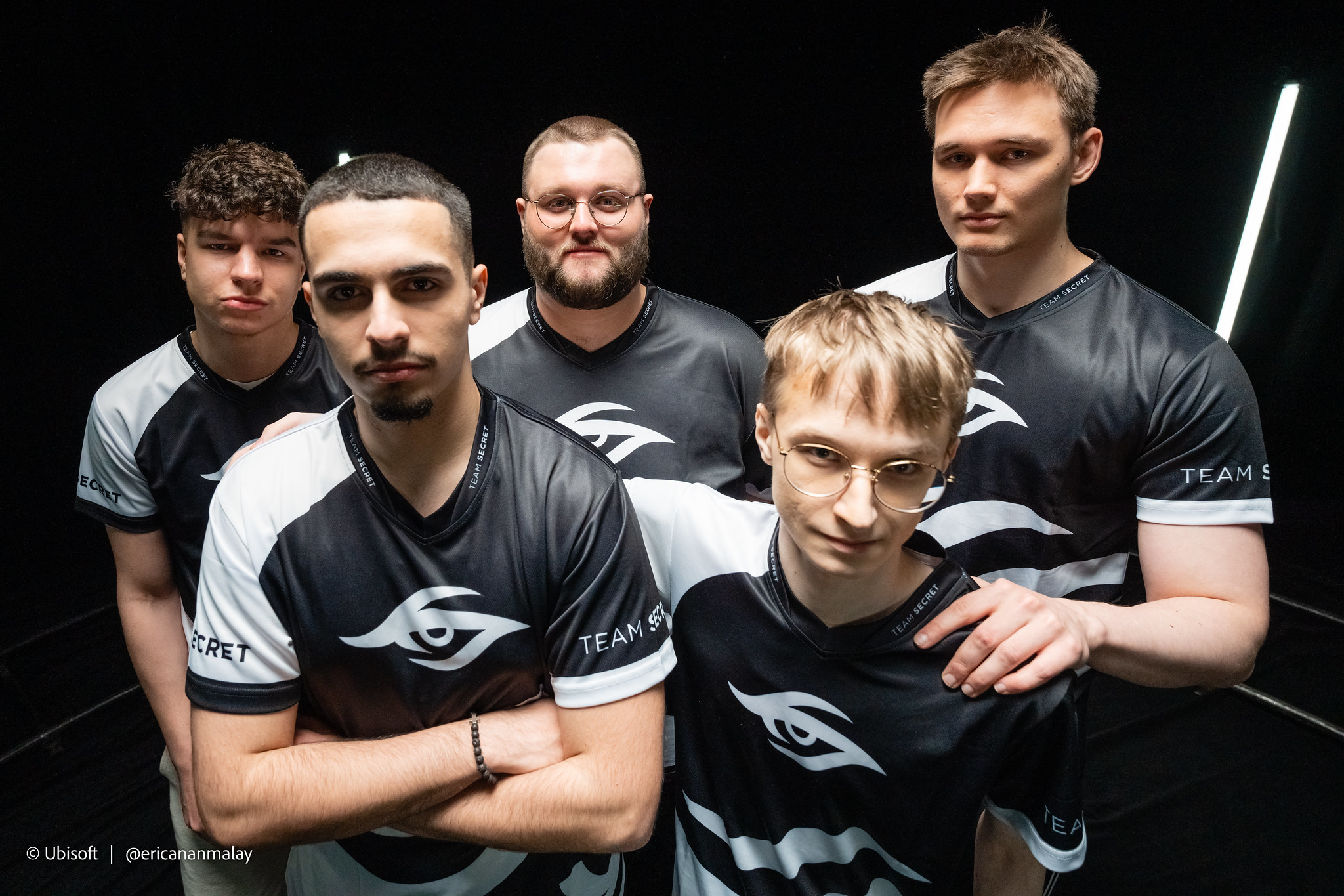 Secret de Savage fica pelos grupos do Six Invitational