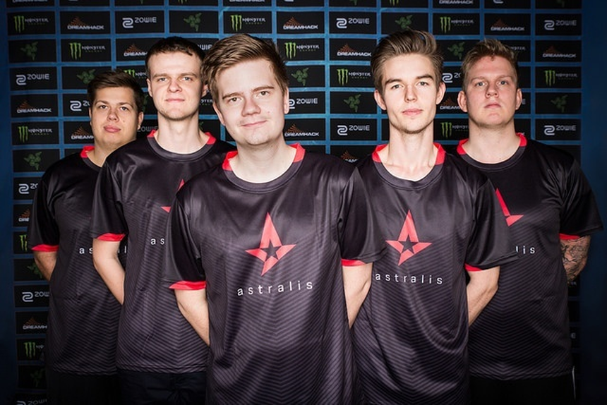 Equipa da Astralis ofereceu-se à OpTic em 2015
