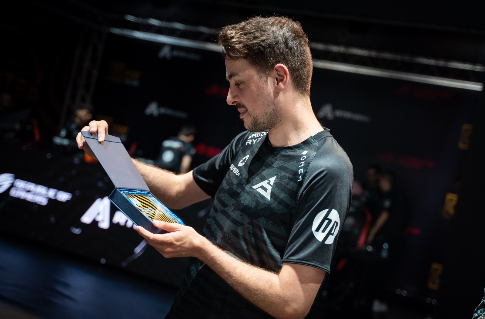 rmn eleito MVP das finais na ESC Online Master League Portugal XI