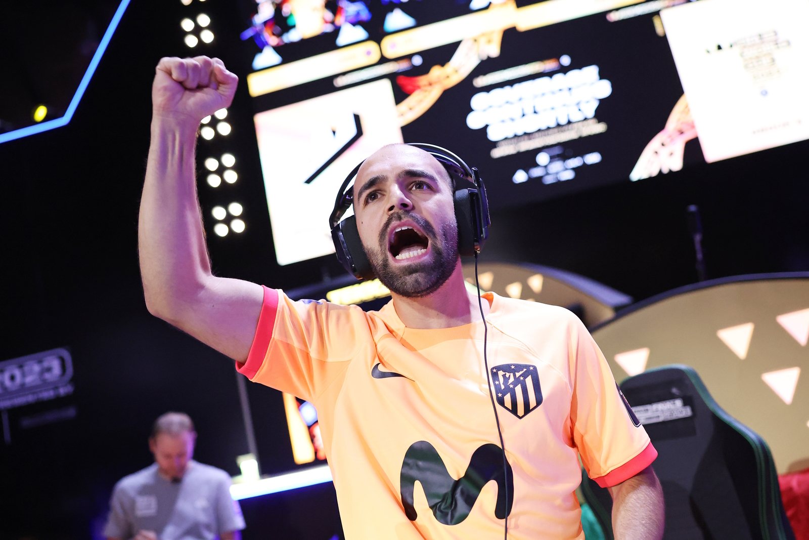 Portugueses sorriem no dia inaugural da FIFAe World Cup