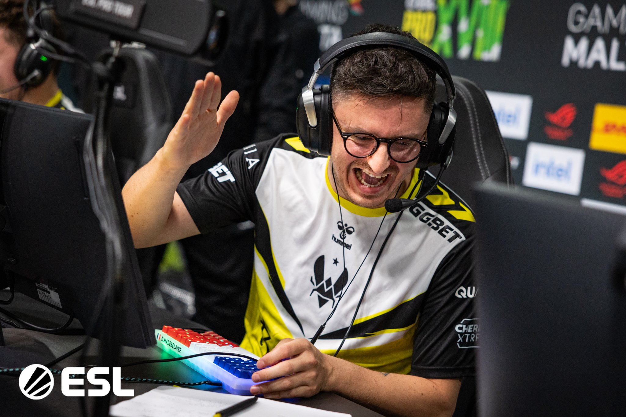 Vitality junta-se a Movistar Riders nos playoffs da ESL Pro League