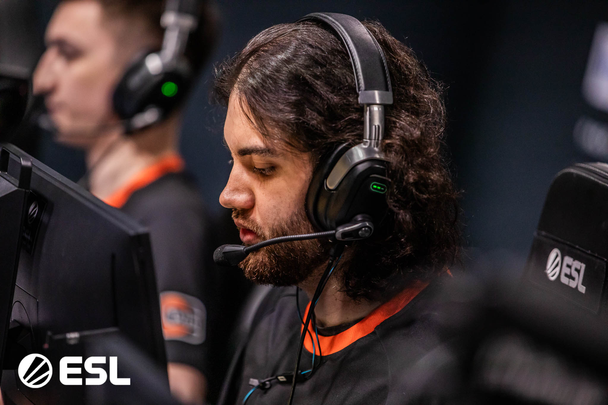 Virtus.pro e Monte decidem título da Roobet Cup