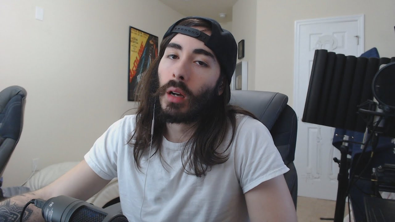 Moist Cr1TiKaL lança duras críticas ao departamento de imigração dos E.U.A.