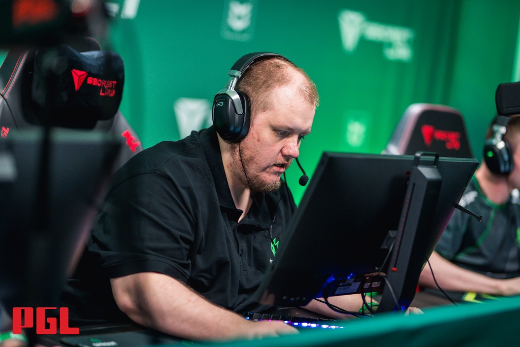 Quem é BERRY, o técnico escolhido para treinar a SAW até à BLAST Spring Final