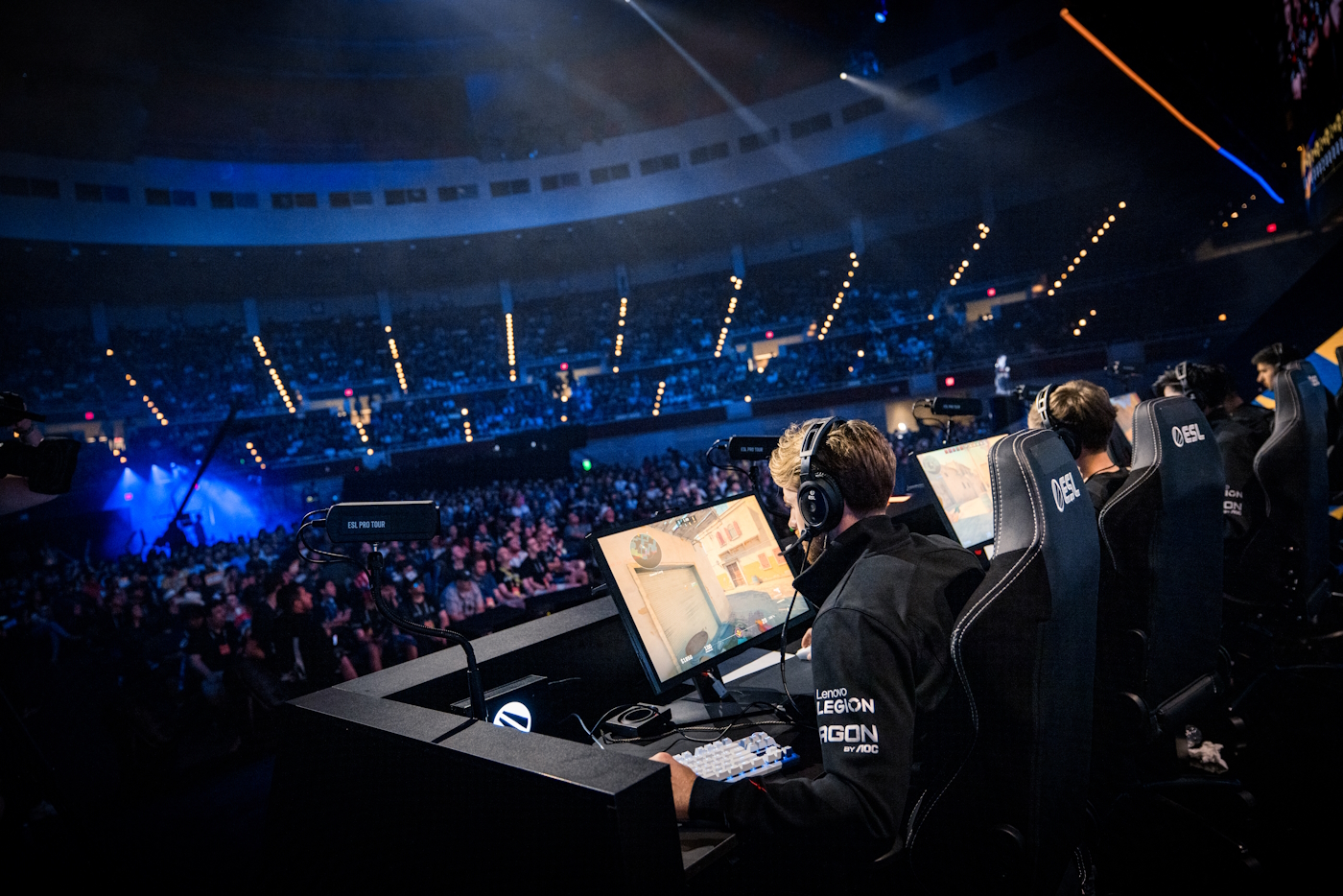 Playoffs da IEM Dallas abrem com domínio de G2 e Vitality