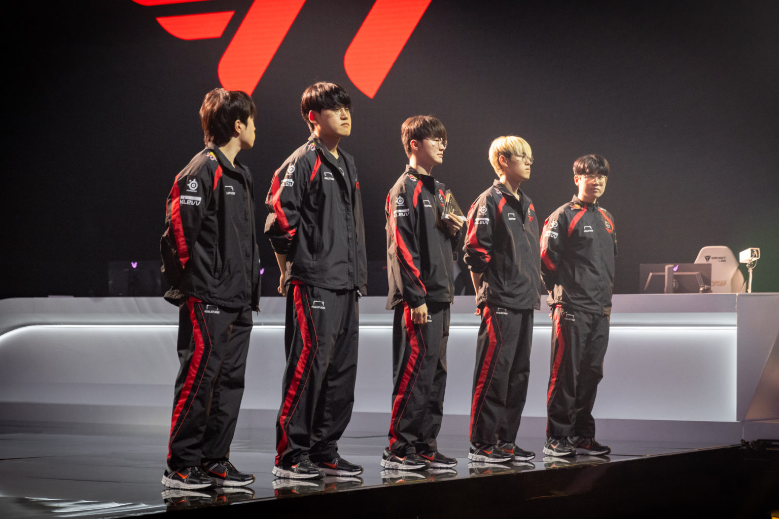 T1 de Faker regressa às vitórias com ouro na Esports World Cup