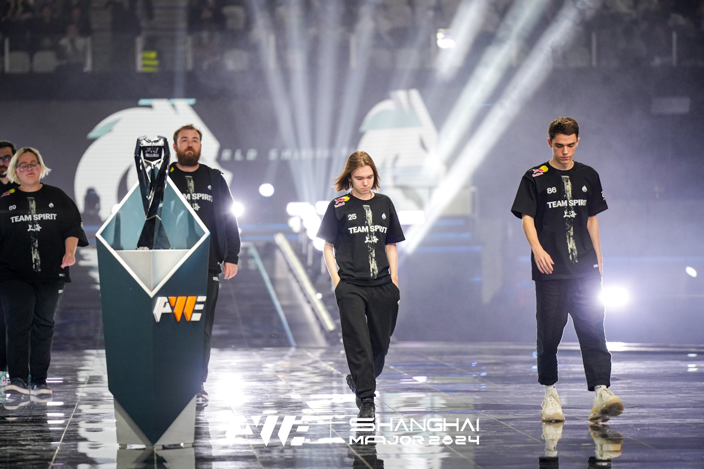 donk recordista faz história com MVP no Major de Xangai