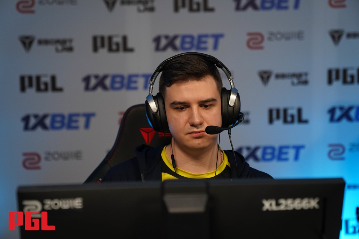 Krad vê suspensão competitiva alargada pela ESL