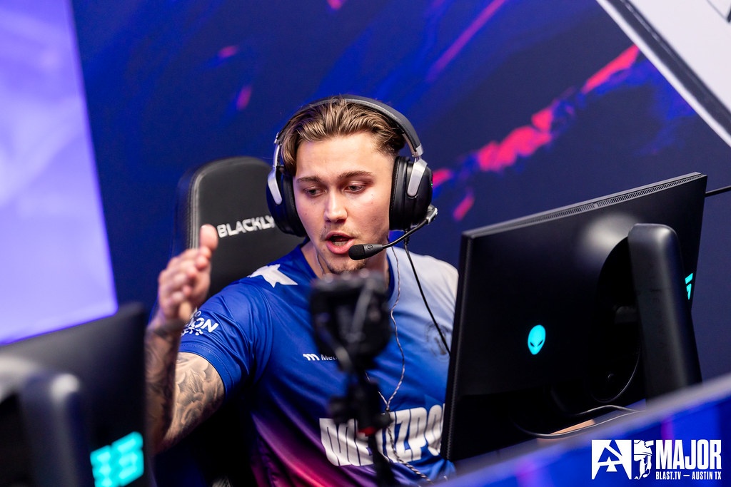 adamb assina pela OG e ocupa lugar de Buzz