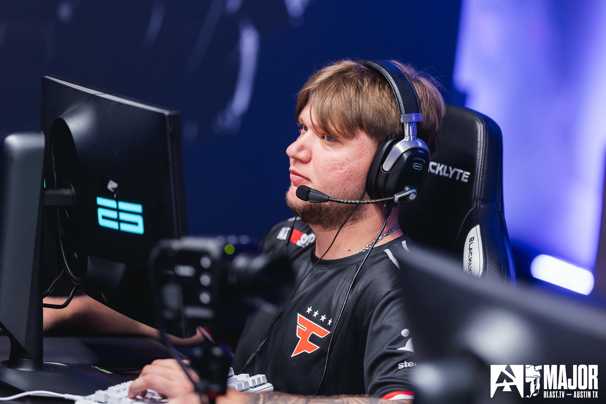 s1mple pisca olho a transferência em definitivo para a FaZe
