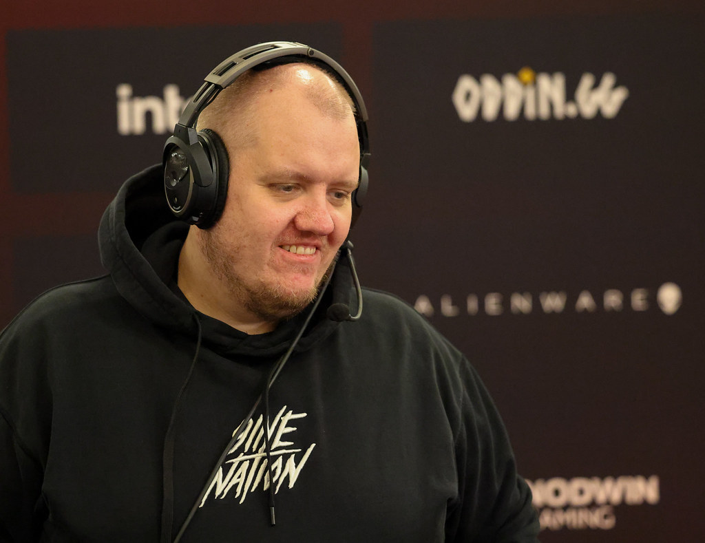 9INE de BERRY e cej0t rouba sonho do Major à SAW