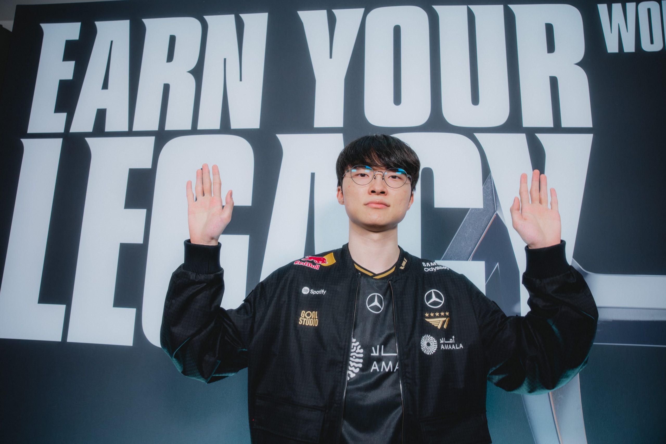 T1 completa o tri em final histórica!